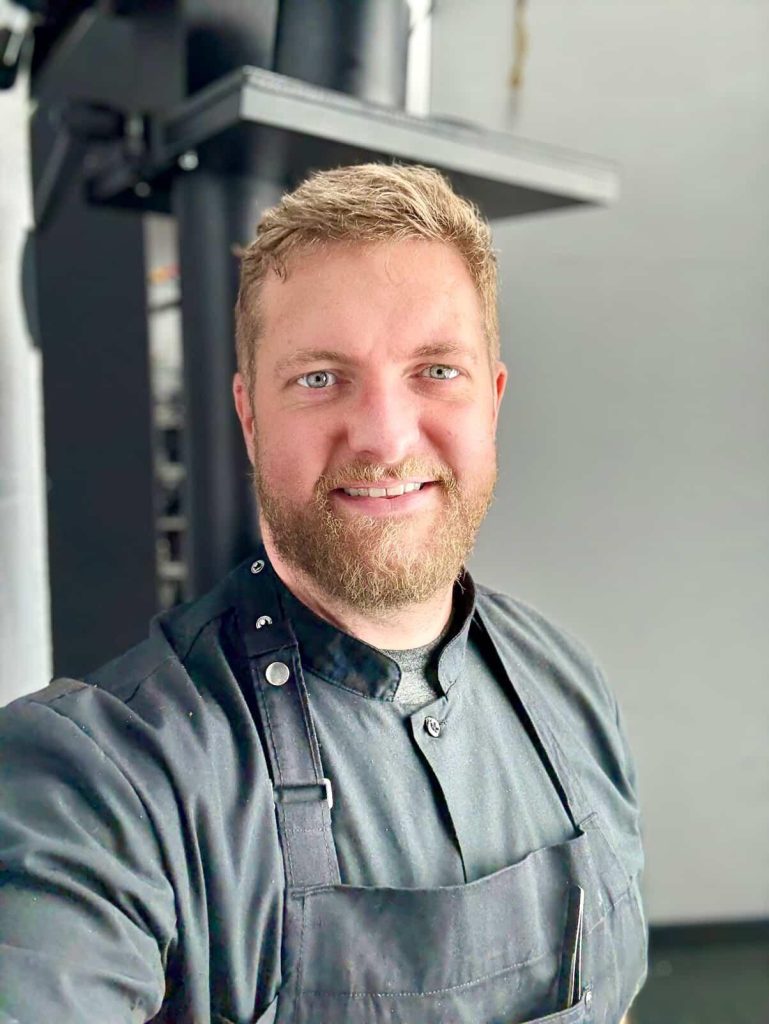 De La Soil Announces "Dinner with Friends" Multi-Course Chef ...